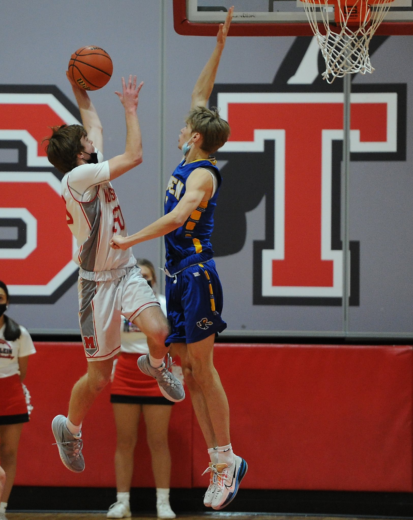 Warren’s road show continues with win at Mundelein - Daily Herald ...