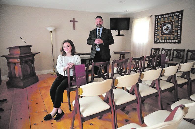shae perratto a 19 year old mortuary student is working with funeral ...