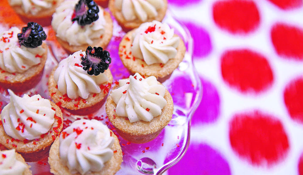 Browned Buttery Sugar Cup Cookie with Buttercream Icing Jae S. Lee ...