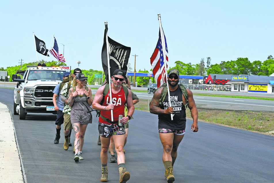 Steve Kohls / Brainerd Dispatch = Kacie Dixon, left, Jeff Kerfeld and ...