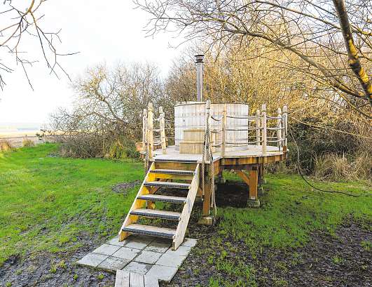 michael mattox tokeland hotel a large woodfired hot tub is one of the ...