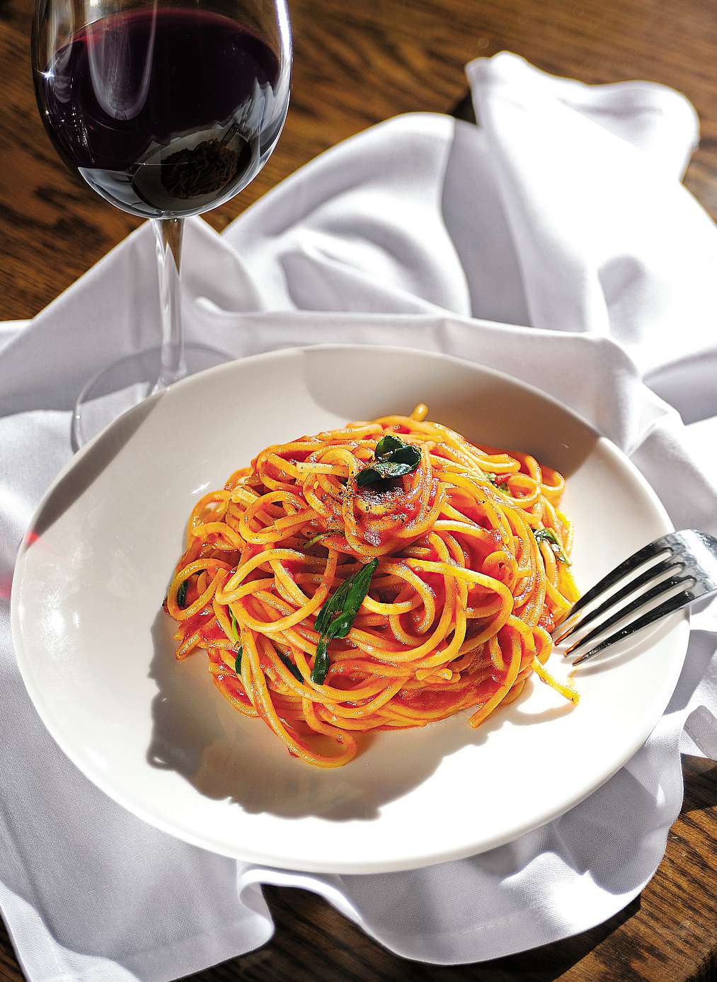 Spaghetti with tomato, basil and olive oil, prepared by chef Brian ...