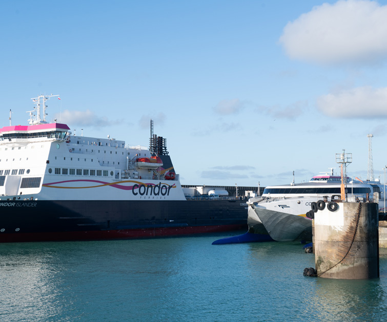 •Condor Islander and Voyager in Elizabeth Harbour Picture: JON GUEGAN ...
